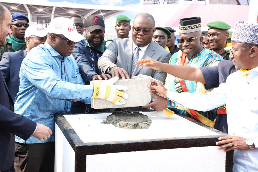 Faranah : Le premier ministre lance les travaux de reconstruction de l ...