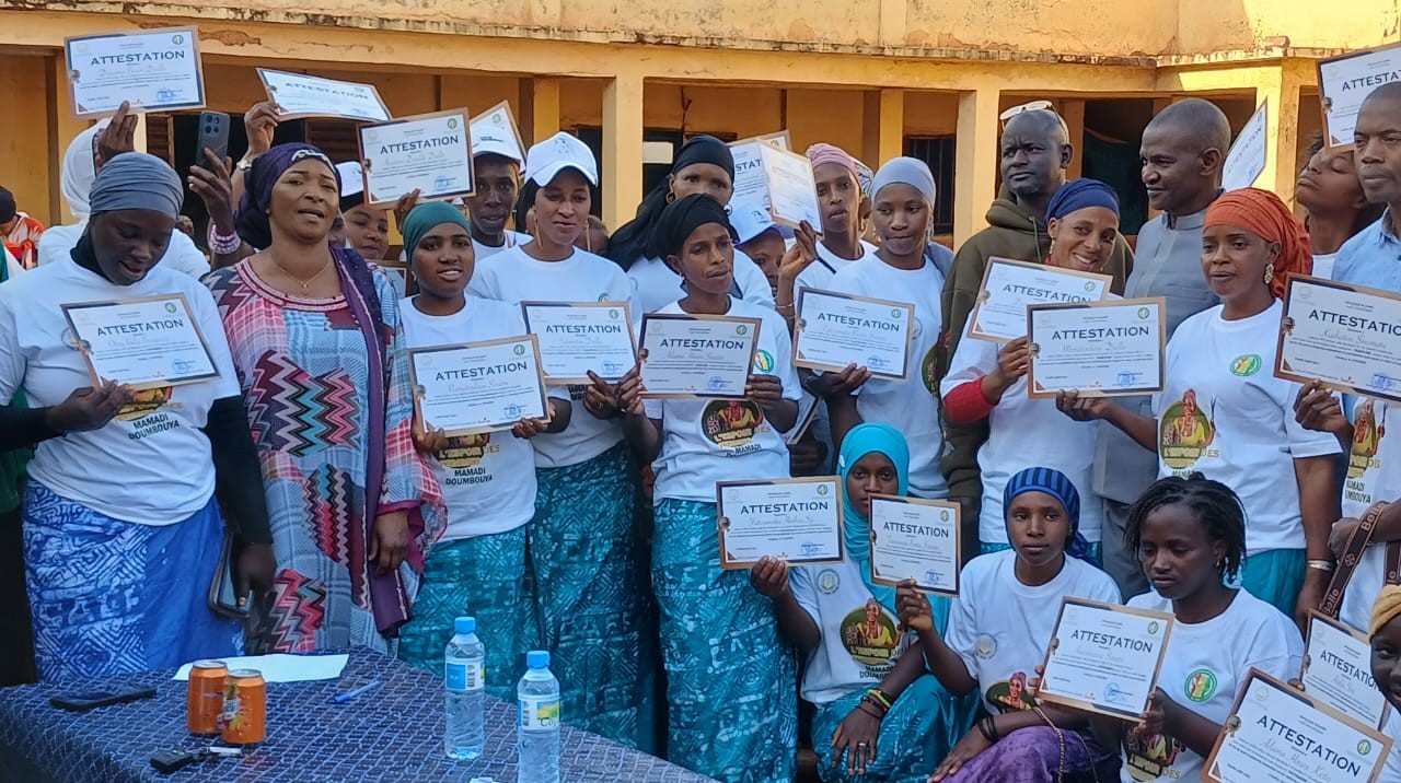 Mali : 48 femmes diplômées au CAEF, symbole d’autonomisation - AGP GUINEE
